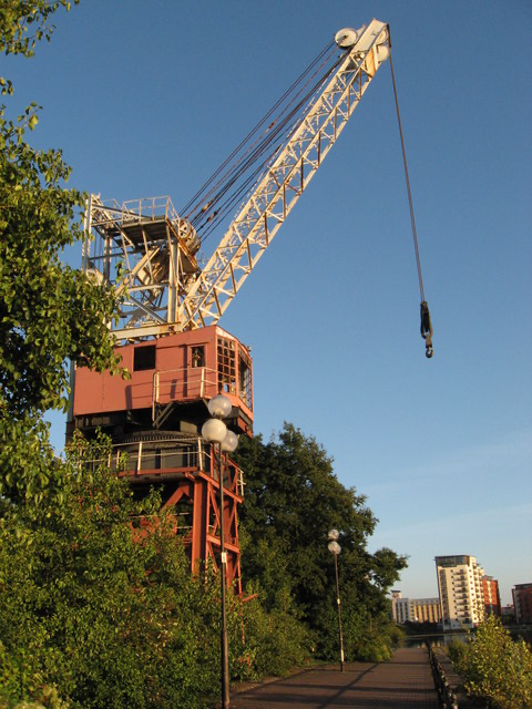 Cardiff Dockside Crane – FlagFly